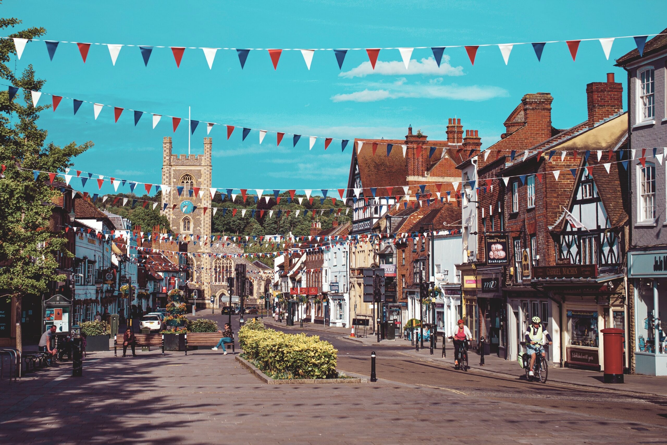 Elderly Guide to Henley on Thames | The Live in Care Company